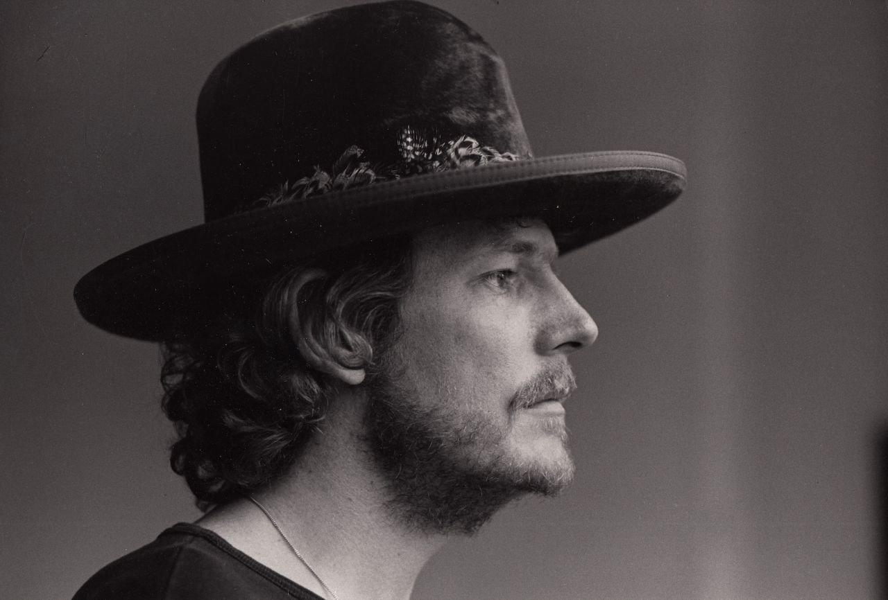Gordon Lightfoot and the hat that got passed - Music journalism, books ...